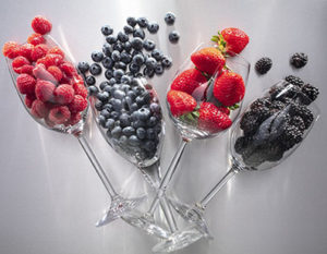 Making Berry Wines - WineMakerMag.com